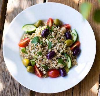 La salute nel piatto? "Insalata di farro con olive e prosciutto pranzo ...