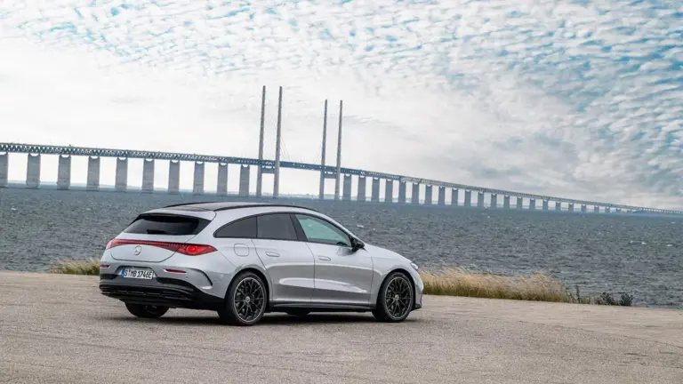 Mercedes CLA elettrica: è davvero l’alternativa alla Tesla? Prova su ...