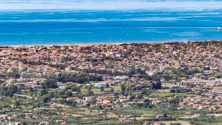 Prato, la moglie teme che porti i soldi in Svizzera e gli fa ...