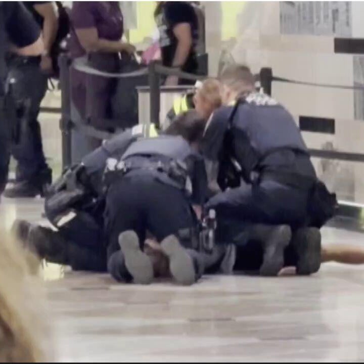 6 people stabbed at Penn Station, police say