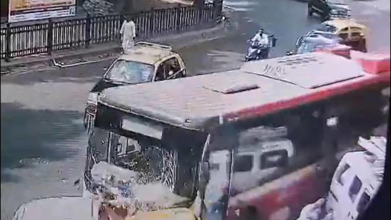Mumbai tragedy: BEST bus crashes into several vehicles in Dadar area ...