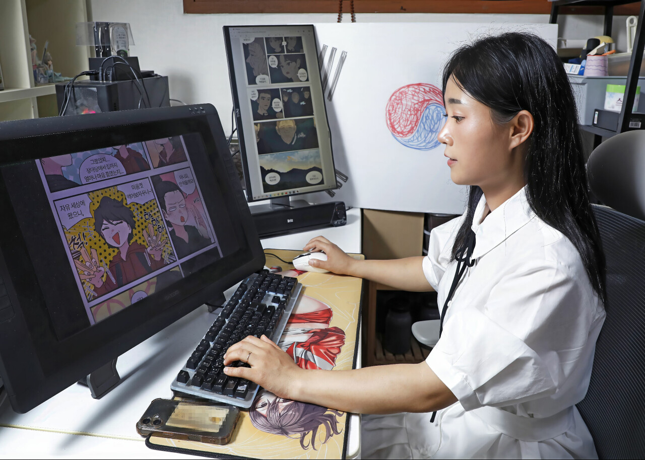 Silent no longer: Webtoon artist Jeon Ju-ok brings digital life to ...