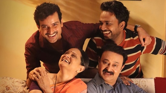 Jameel Khan on Gullak's evolving family values: 'Parents are giving up ...