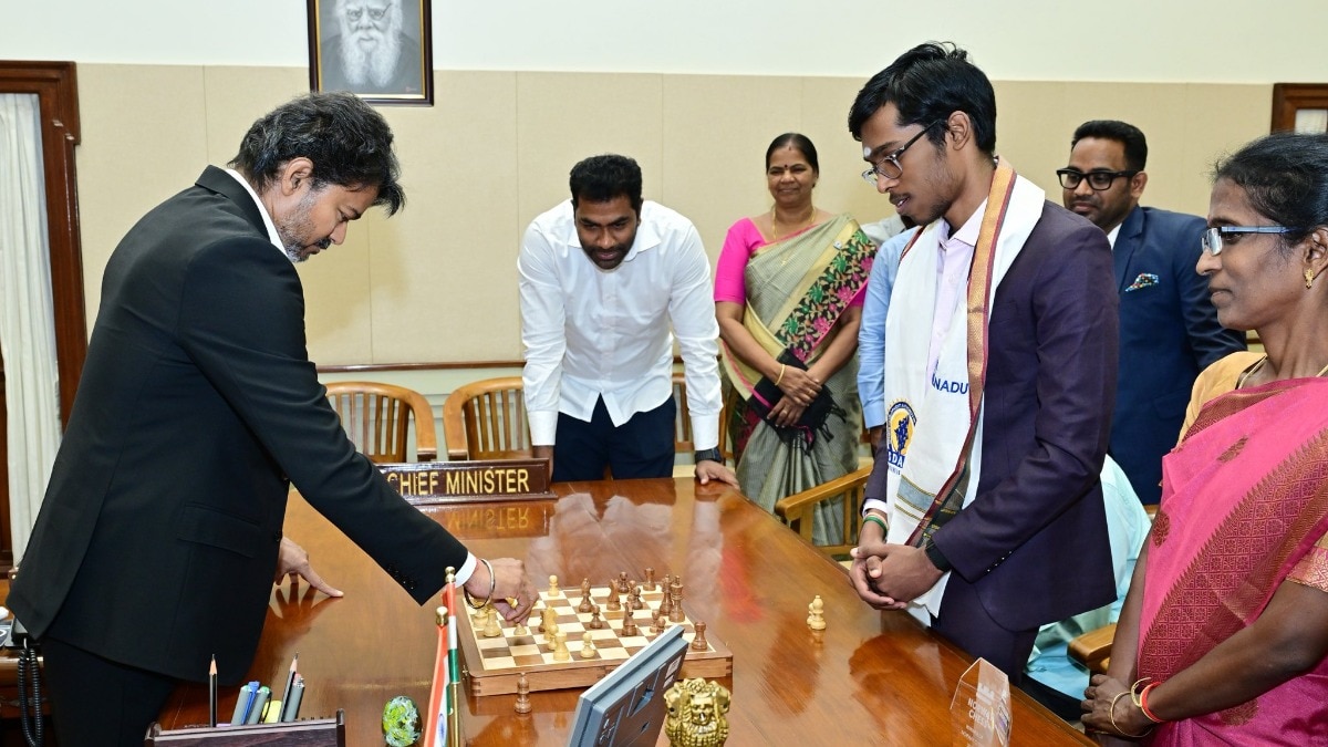 CM Vijay plays chess with Praggnanandhaa, impresses Norway Chess champion