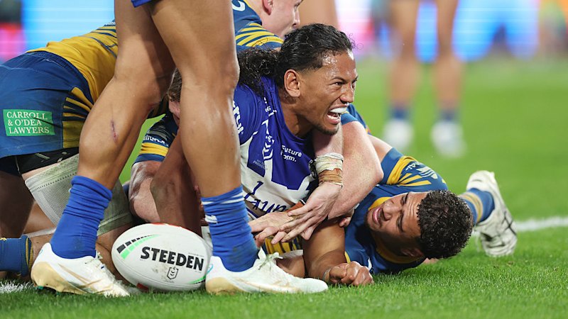 Costly error helps Bulldogs to victory in scrappy battle