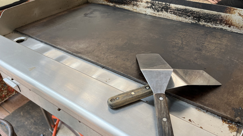 TikTok's energy drink hack for a clean grill: More efficient or a load ...