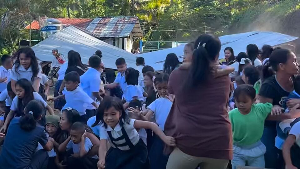 15 killed in 7.8-magnitude Philippines earthquake, tsunami warnings ...