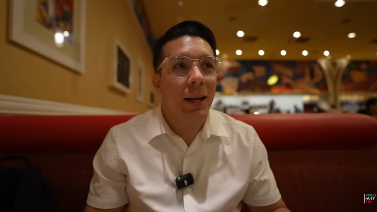 What makes this Vegas buffet a must-try experience
