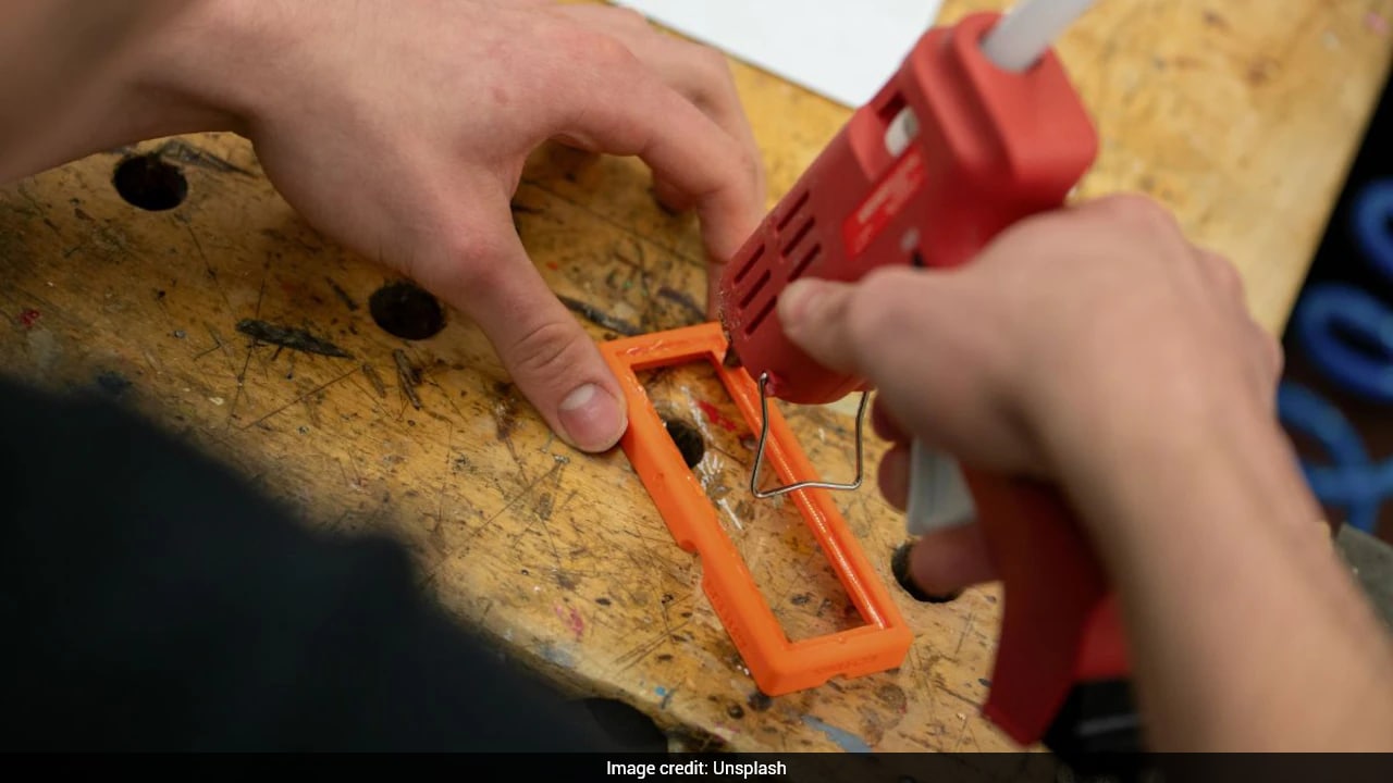 Chinese teacher suspended and investigated after using glue gun on 4 ...