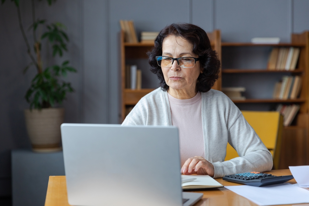 12 simple work-from-home jobs that actually pay over $20/hr