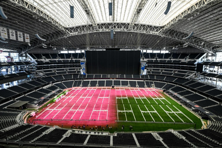 Tribunes, pelouse, logo : les stades de NFL se transforment pour le ...