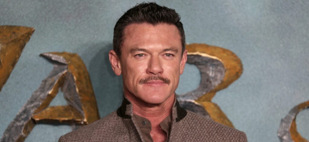 Luke Evans’ Tony Awards act has viewers losing their minds