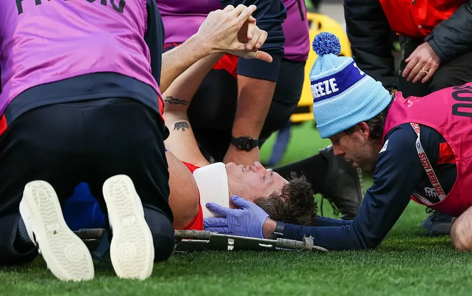 Brody Mihocek hospitalised after head-first tackle in MCG clash