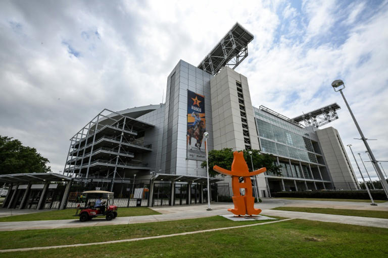 Tribunes, pelouse, logo : les stades de NFL se transforment pour le ...