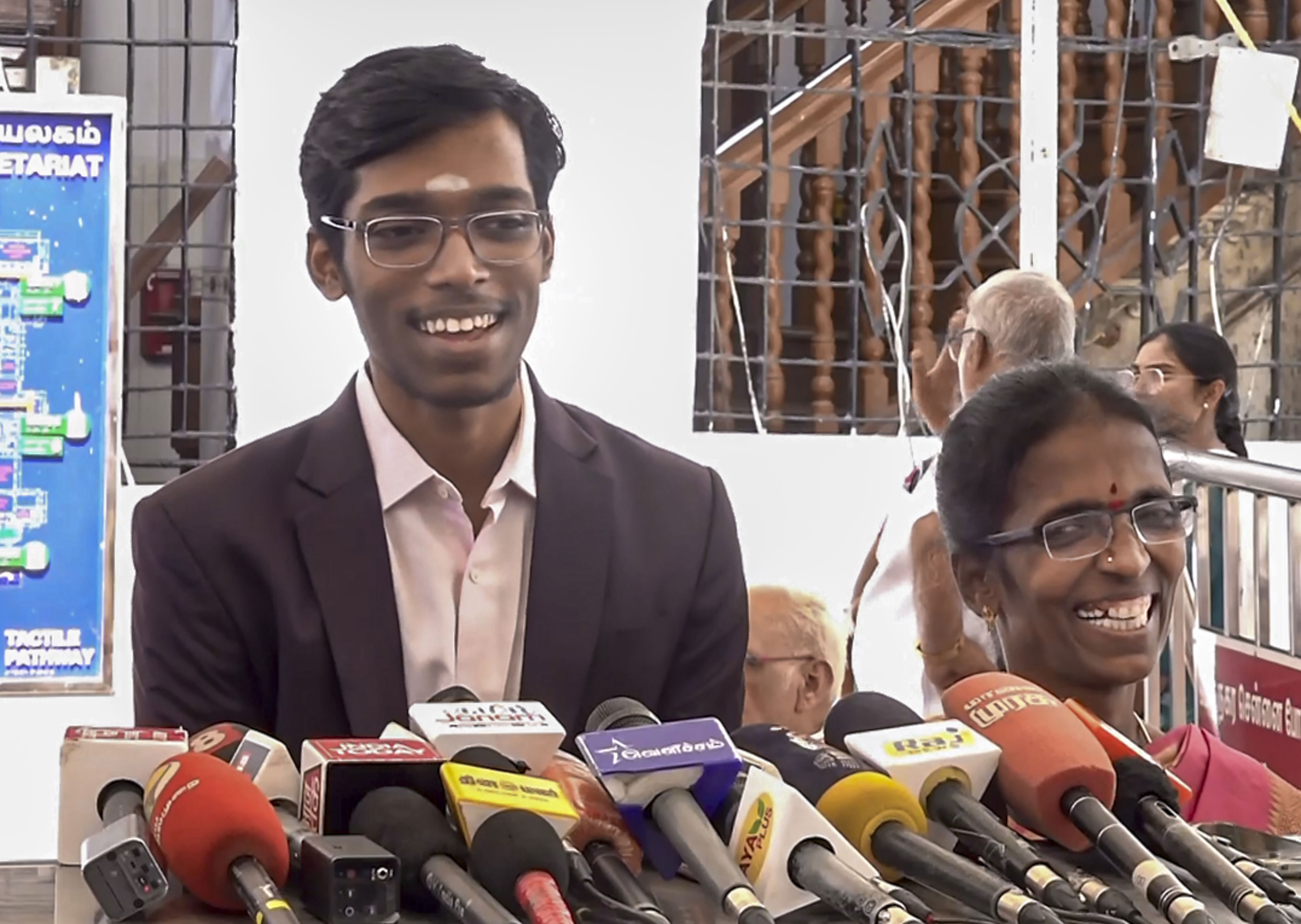 TN CM Vijay honours chess champion Praggnanandhaa with RS 50 lakh ...