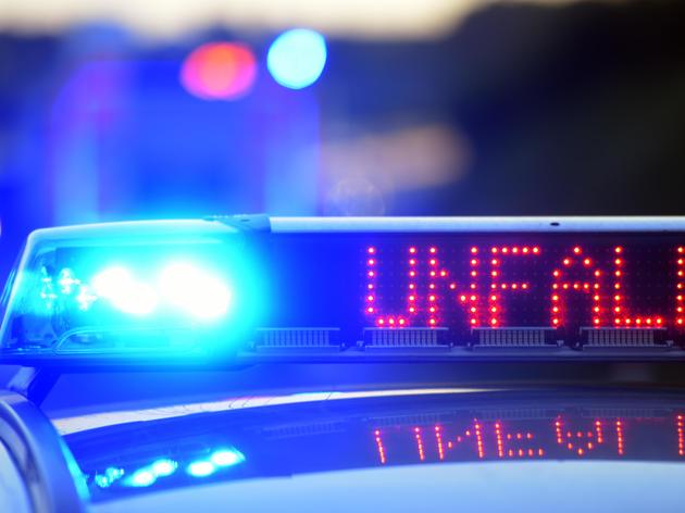 Pedelec-Fahrer stürzt allein – schwer verletzt aufgefunden