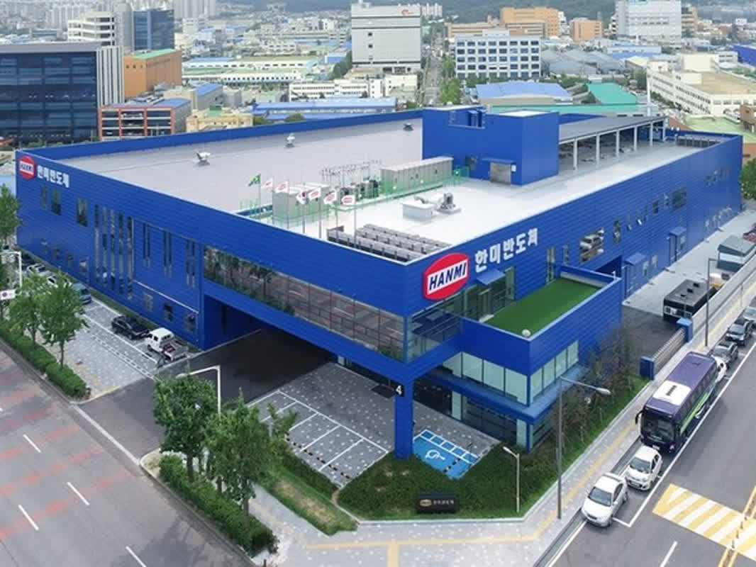 한미반도체, SK하이닉스에 HBM4용 TC본더 공급... 442억 원 잭팟