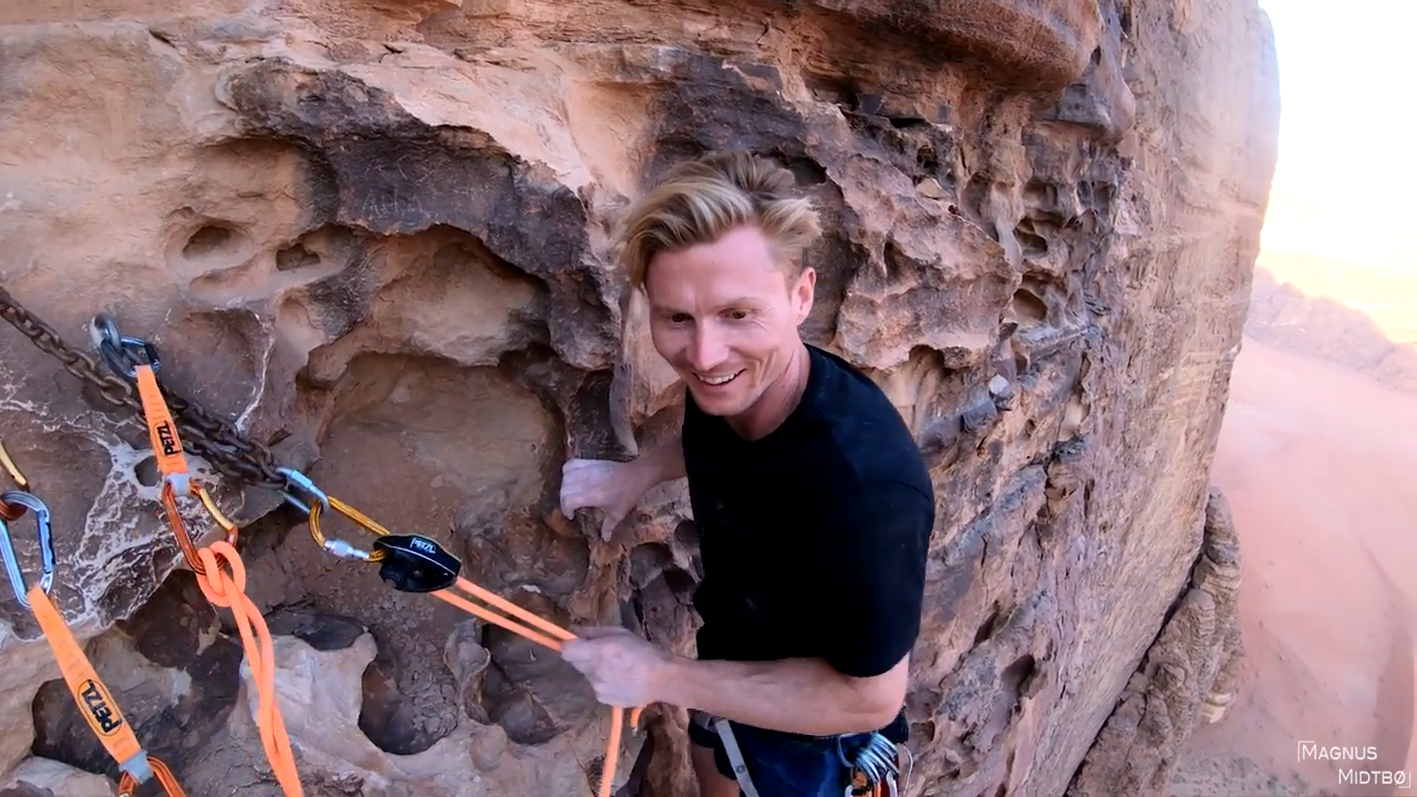 They started a long climb - now it becomes 400 meters of exposure