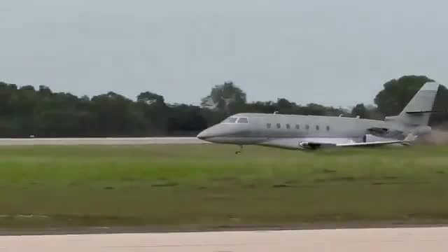 Jet si schianta ed esplode in pista in Repubblica Dominicana: i due ...