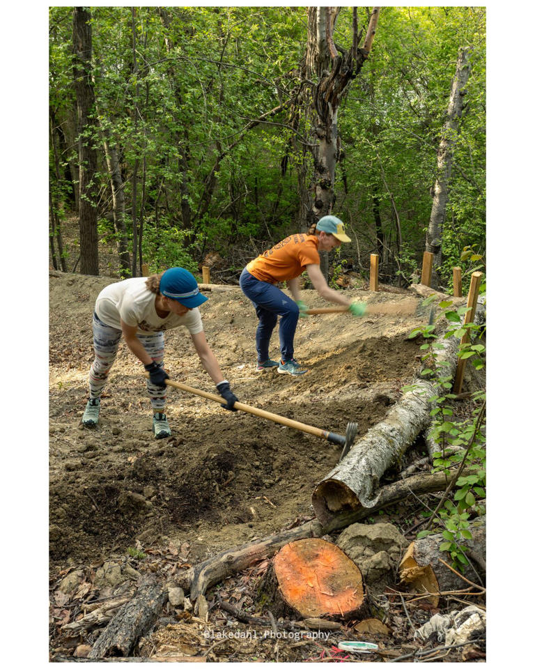 Edmonton mountain bikers come together to build first-off-its-kind park