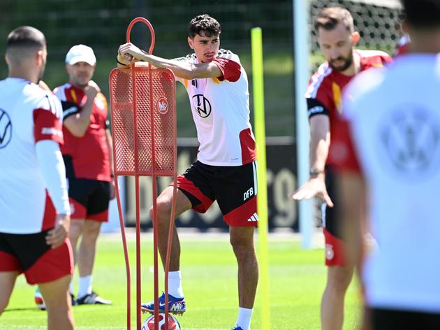Lüdenscheider fliegt 9000 Kilometer zur Fußball-WM – dank Kontakt zur ...