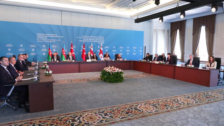 Türkiye-Azerbaycan-Gürcistan üçlü dışişleri bakanları toplantısı ...