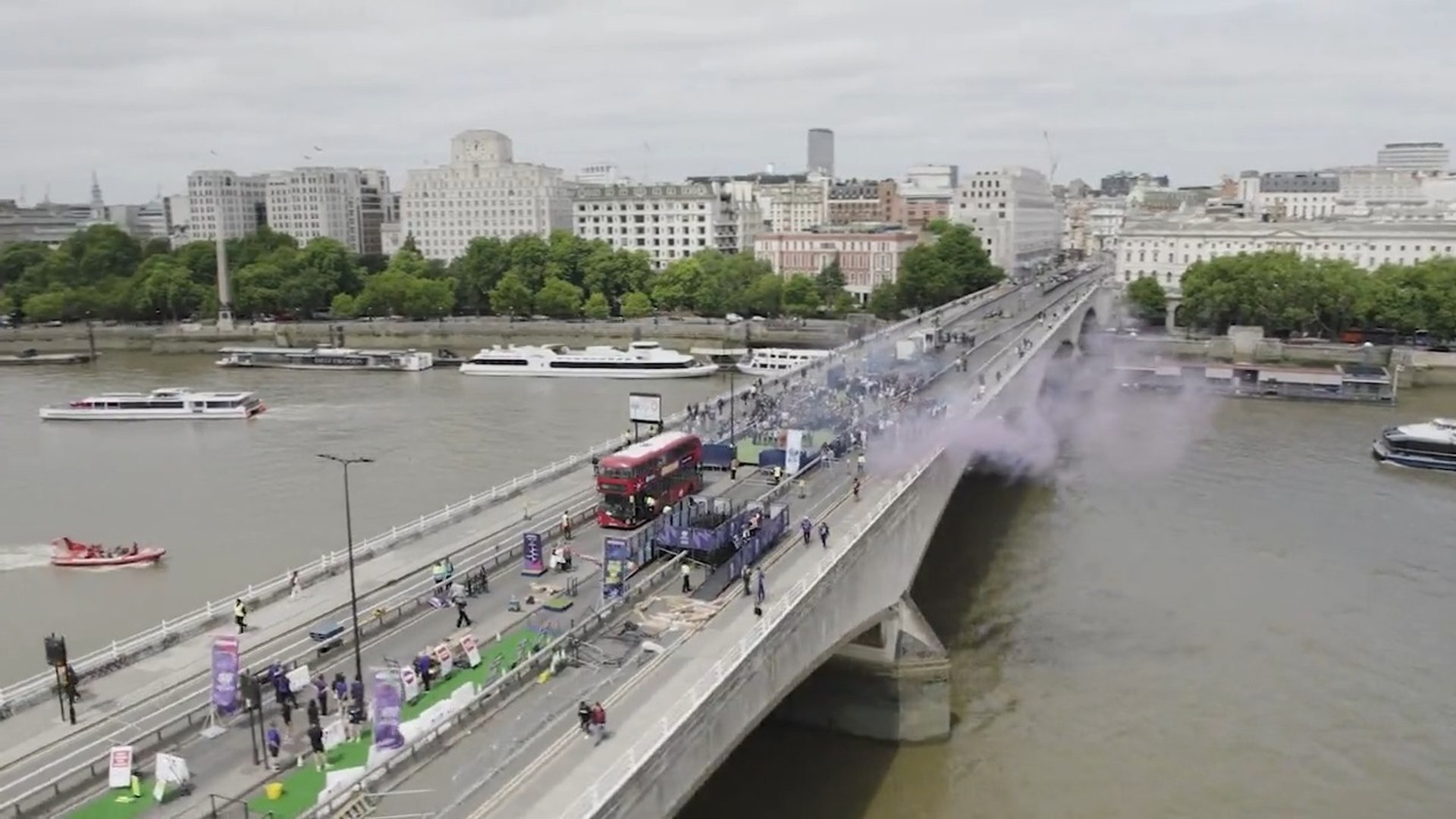 Waterloo Bridge shut down and transformed into live cricket pitch