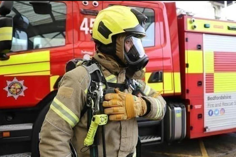 Fire rips through Leighton Buzzard house and destroys ground floor