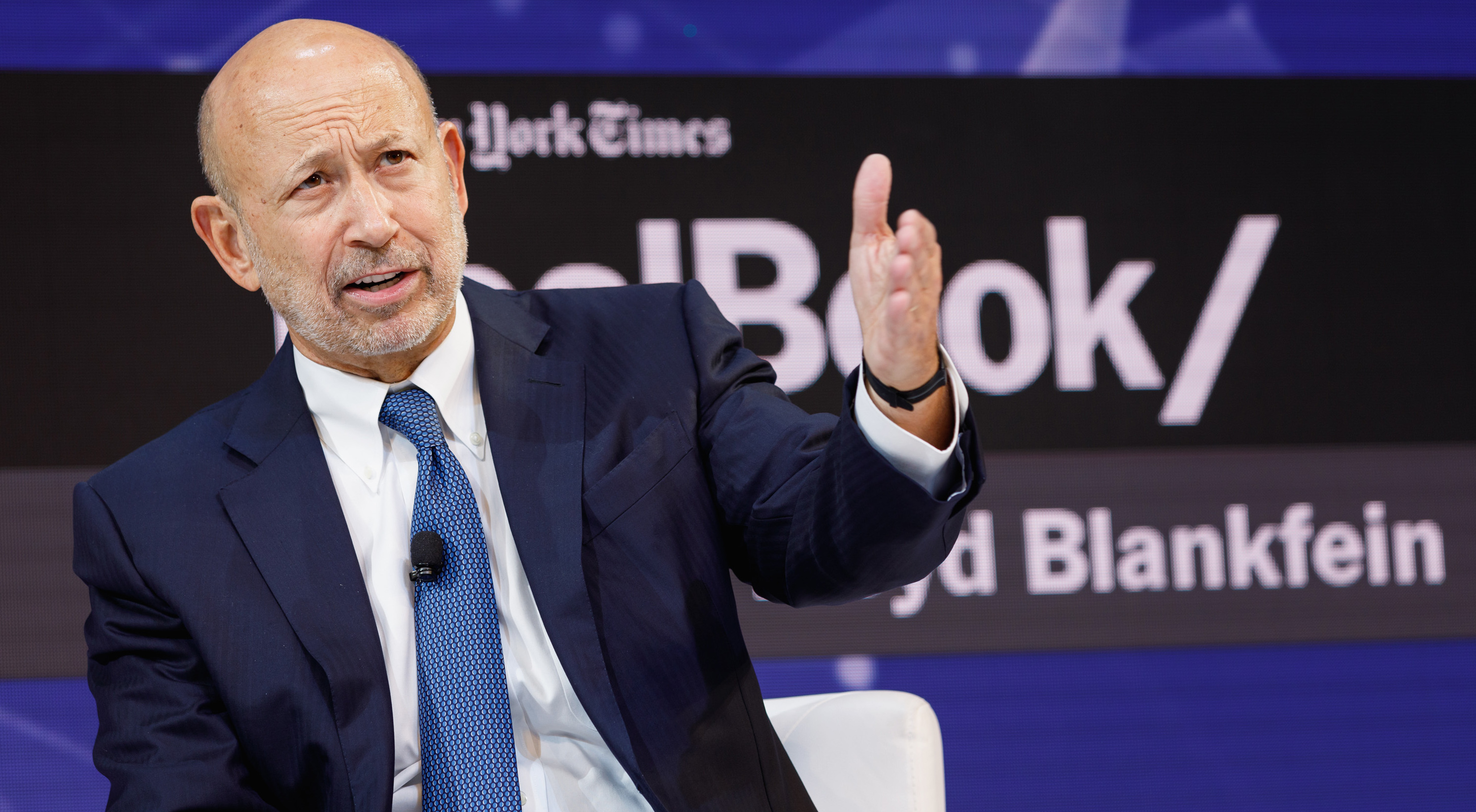 Former Goldman Sachs CEO says he 'smells' a 2008-style crisis brewing ...