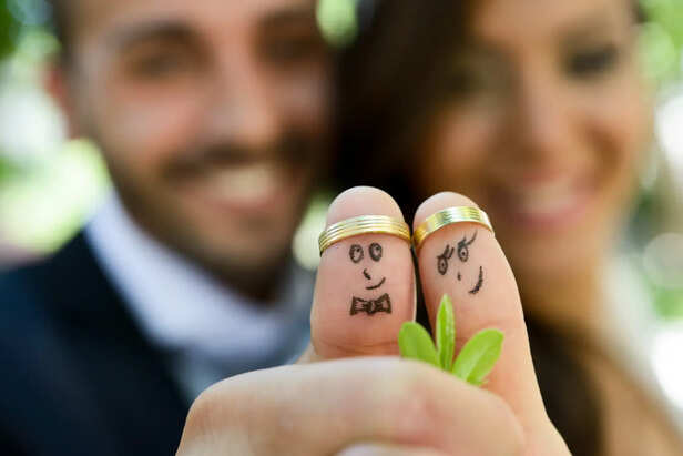 Why experts say don't live with parents after marriage