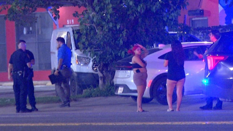 Midnight ambush: Gunman flees after shooting man outside taco truck