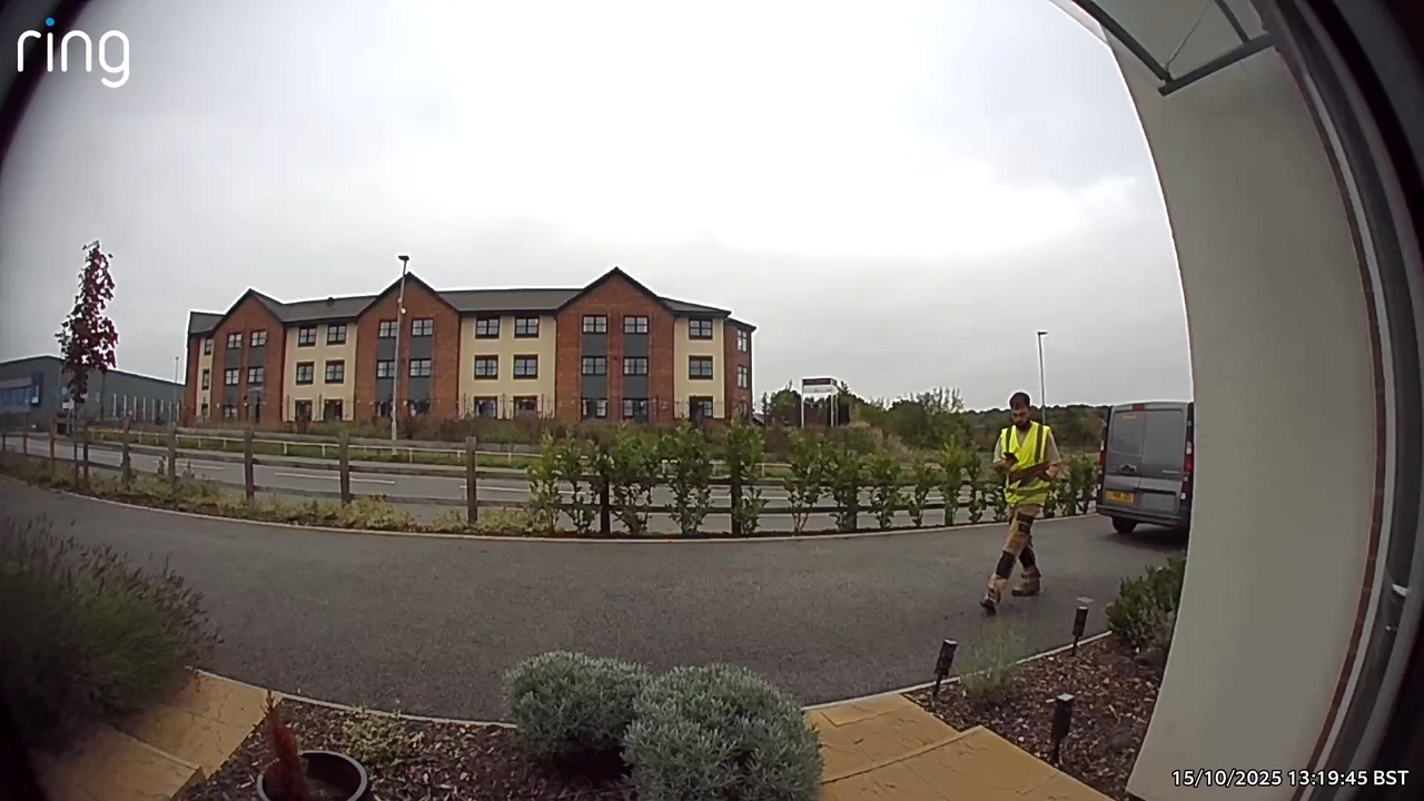 Deliveryman takes a tumble after Kidderminster drop-off