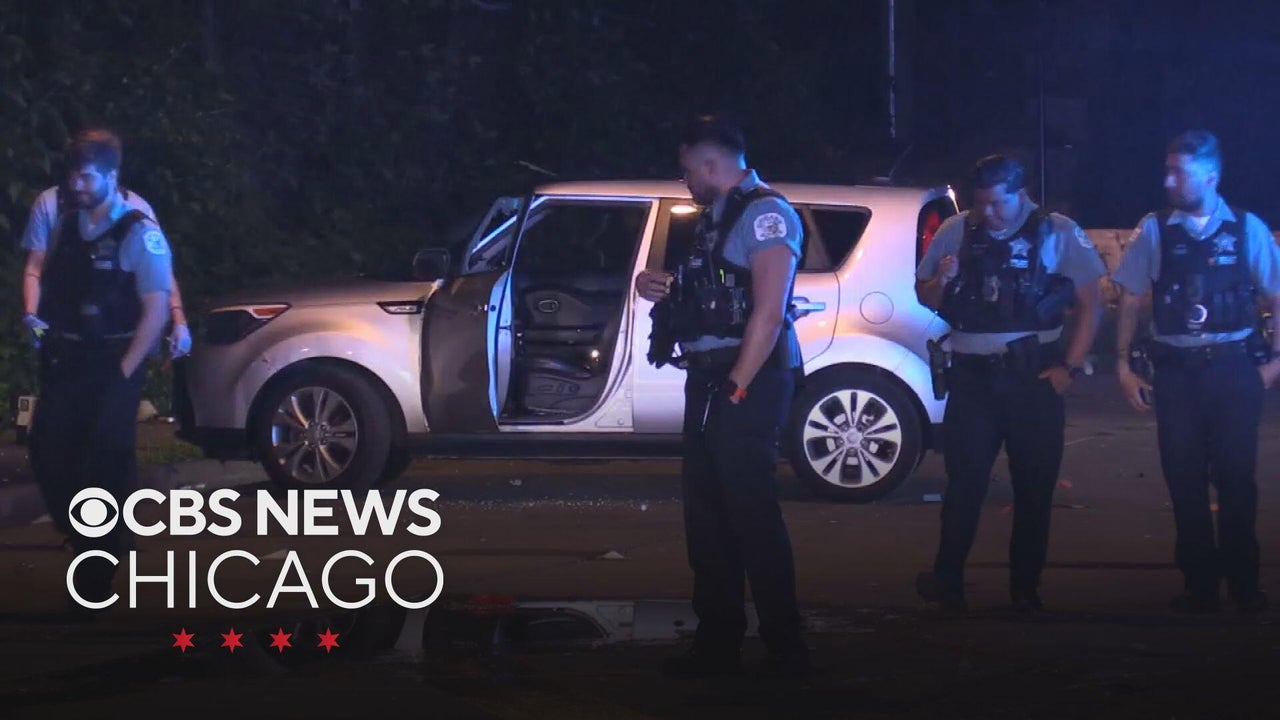 Man dies after being found shot in car on Chicago's West Side