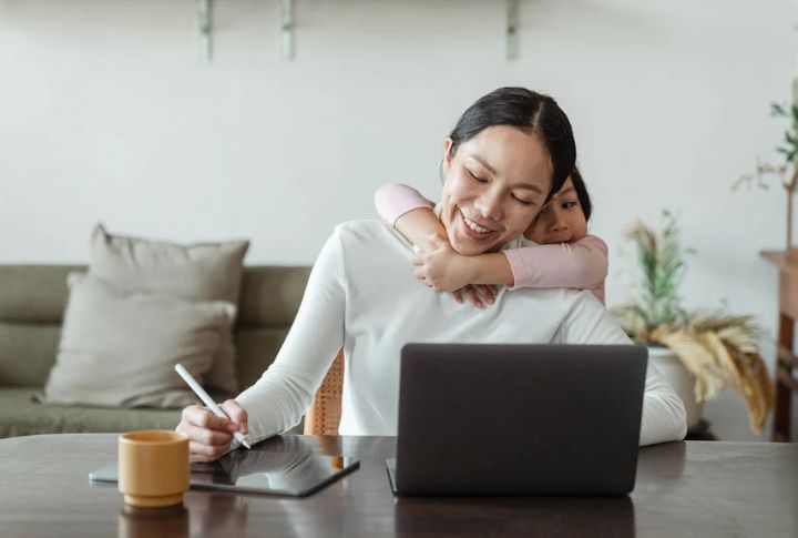 10 perks of being a work-from-home mom