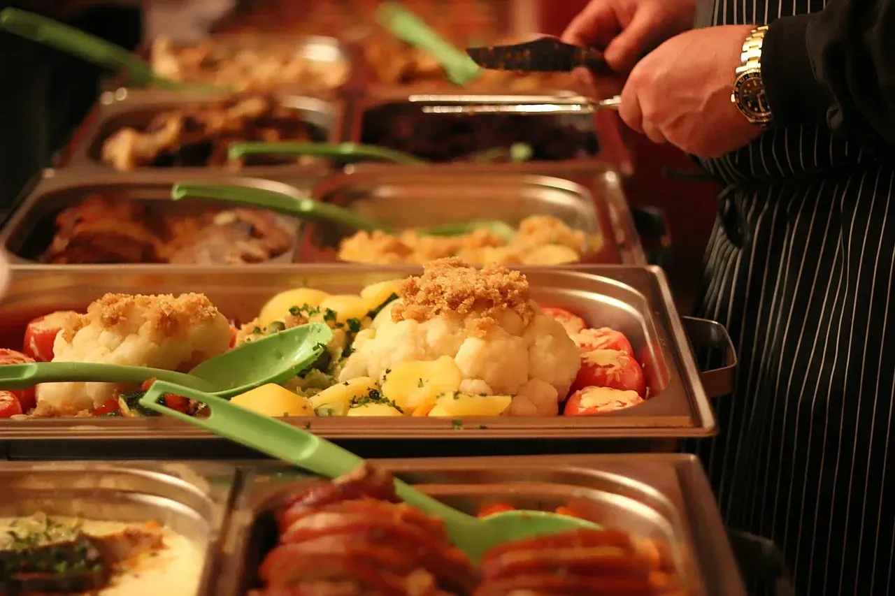 Behind the kitchen door: 10 things buffet workers wish you would stop doing