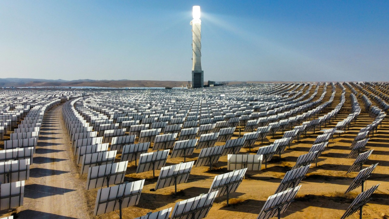 The world added a record 108 gigawatts of battery storage last year ...