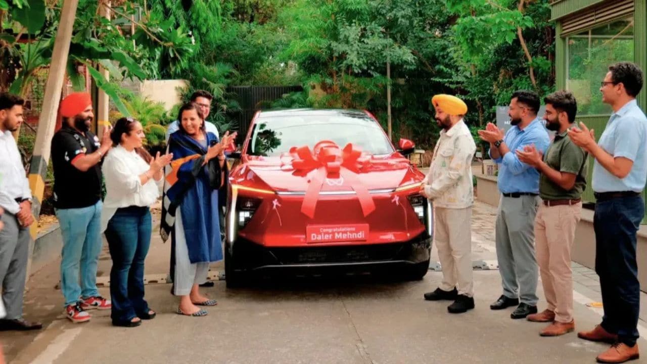 Punjabi singer Daler Mehndi takes delivery of Mahindra XEV 9E; details