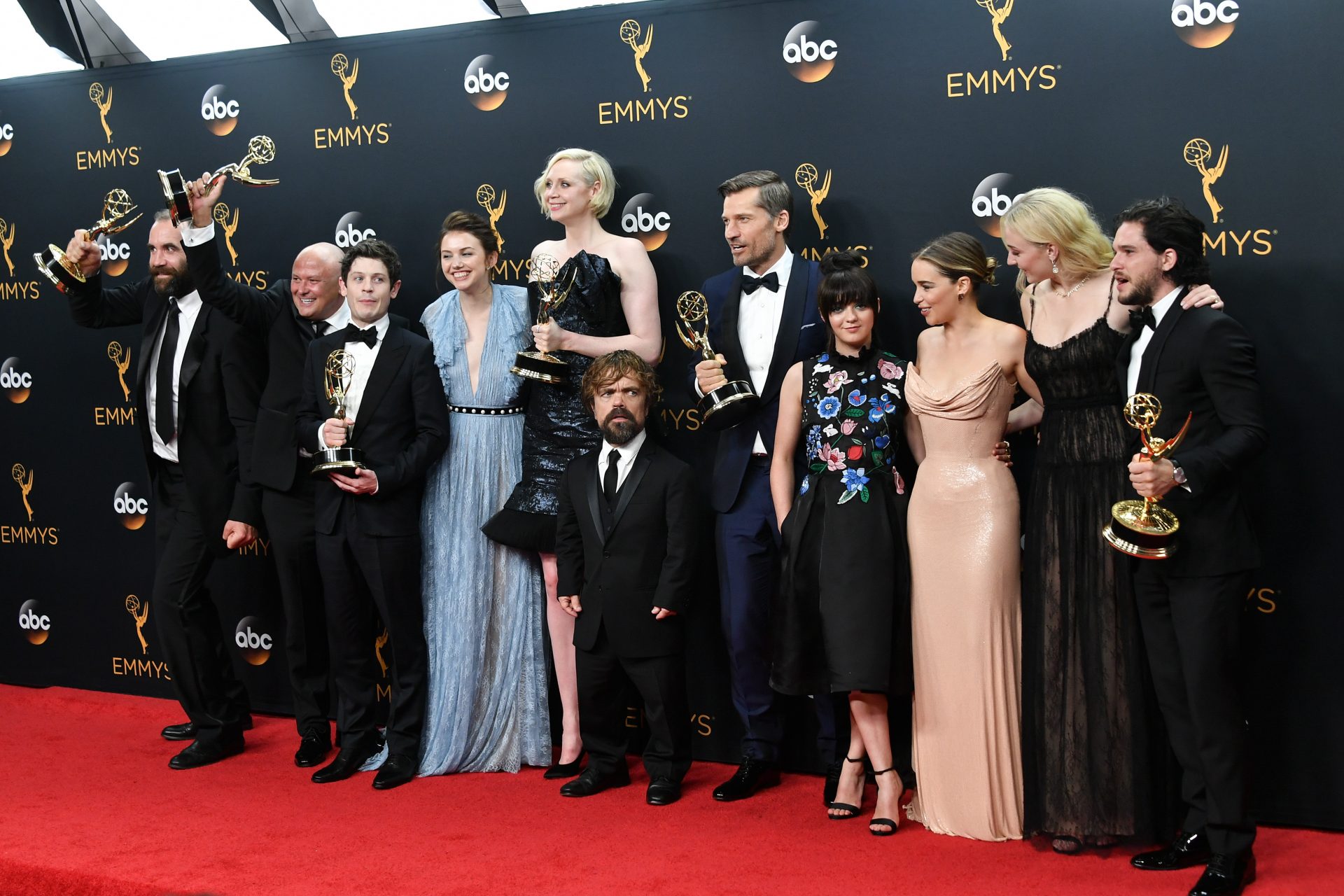 15 serie TV acclamate dalla critica che meritano davvero il tuo tempo