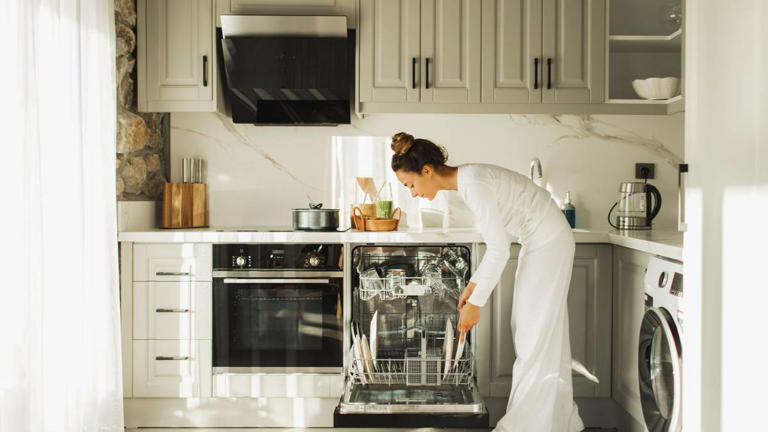 Odeia arrumar a casa? Estas regras vão poupar-lhe horas de limpeza