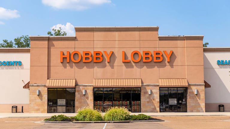 Transform Hobby Lobby wood crafts into stunning home decor with simple ...