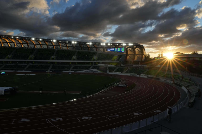 Track & field: Ducks send 30 to NCAA championships