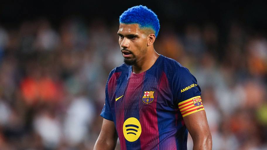 Injured Barcelona star returns to club for urgent treatment before ...