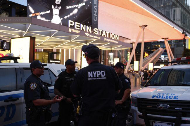 Stabbing spree injures six at Penn Station