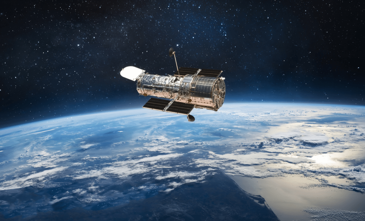 NASA moves to preserve Hubble with ambitious orbital rescue mission