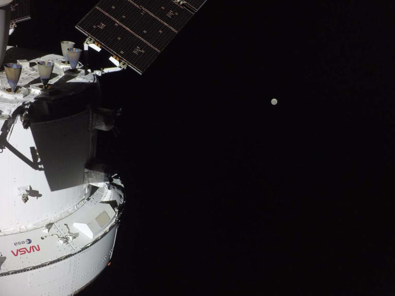 Could a meteor storm delay NASA’s Artemis IV Moon landing? Here’s what ...