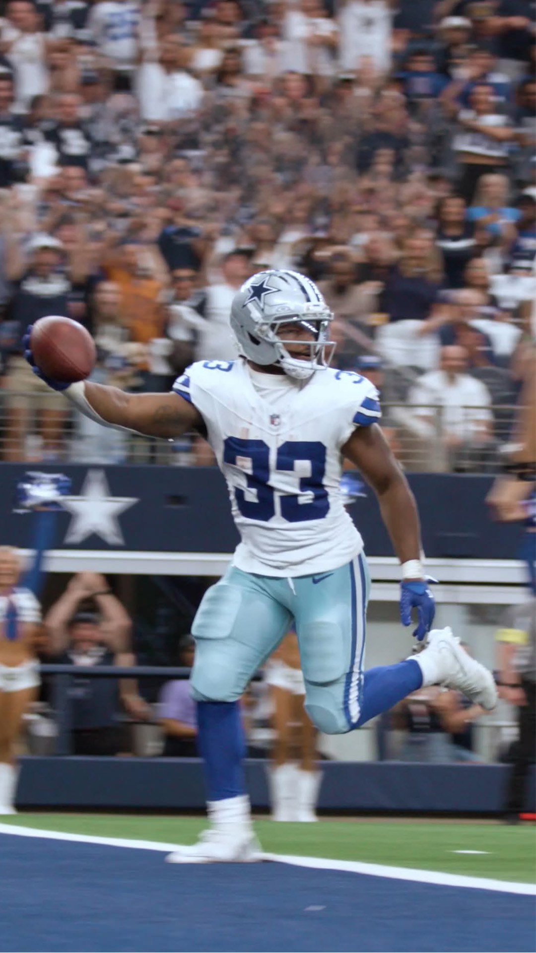 Rico Dowdle on-field rushing action footage