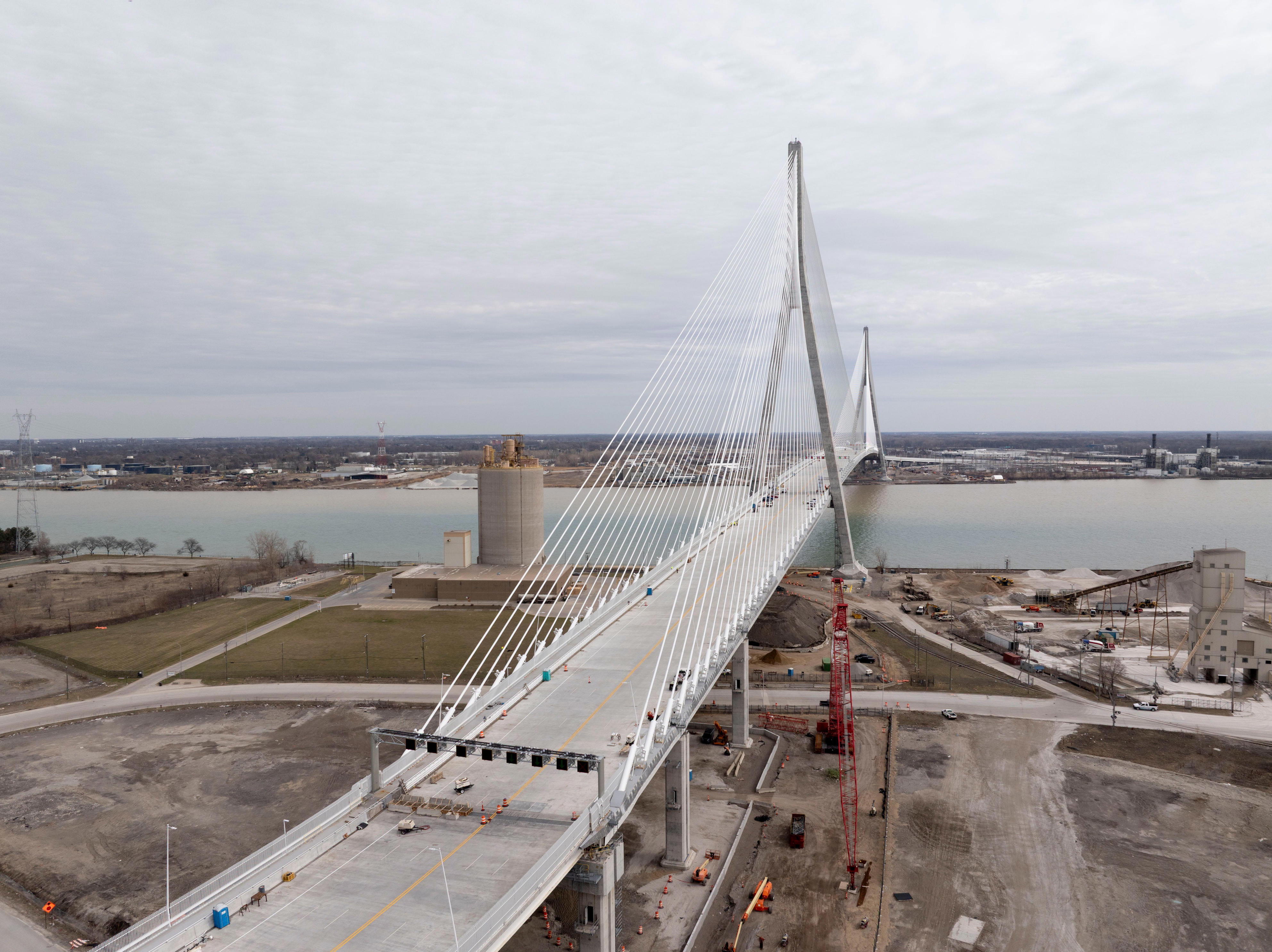 Whitmer had direct talks with White House on bridge ribbon-cutting event