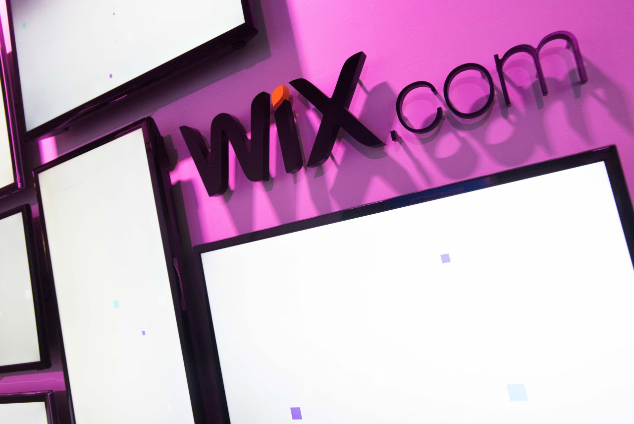 Wix.com slashes 20% of staff, lowers outlook as restructuring continues