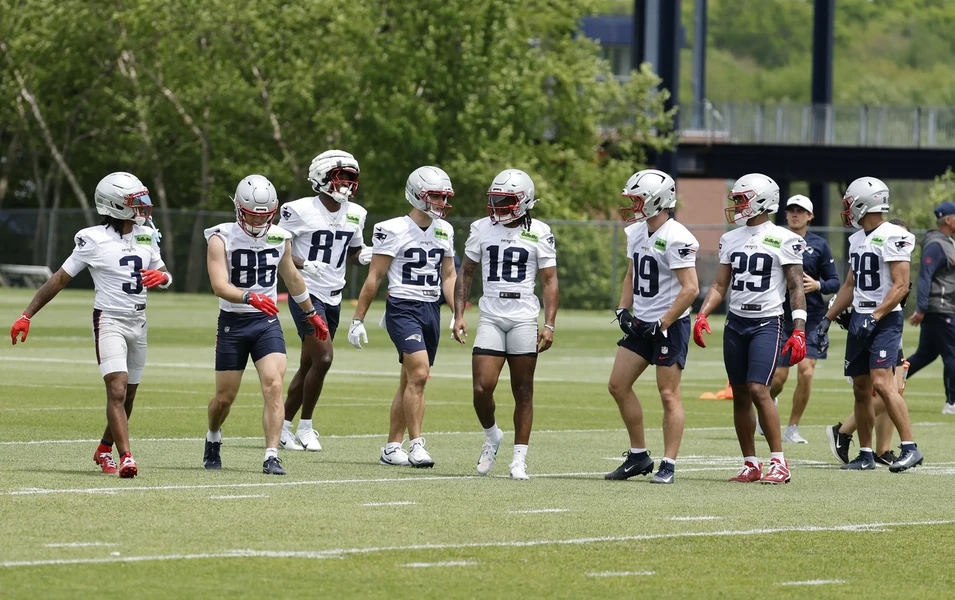 Patriots face WR logjam as Boutte commits to minicamp