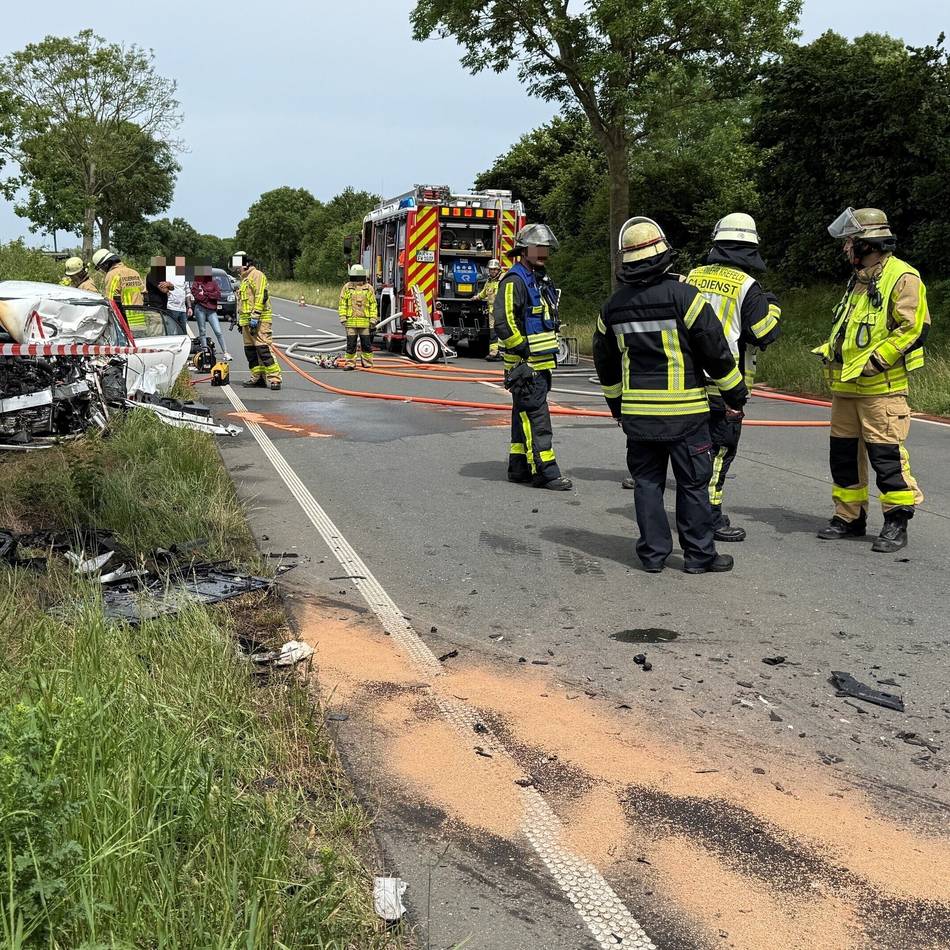 Schwerverletzter nach Kollision mit Lkw: Sperrung der B9 aufgehoben